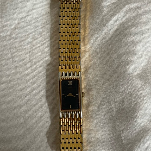 Seiko | Accessories | Vintage Ladies Seiko Quartz Gold Tone Watch Womens Seiko 2e26709 New ...
